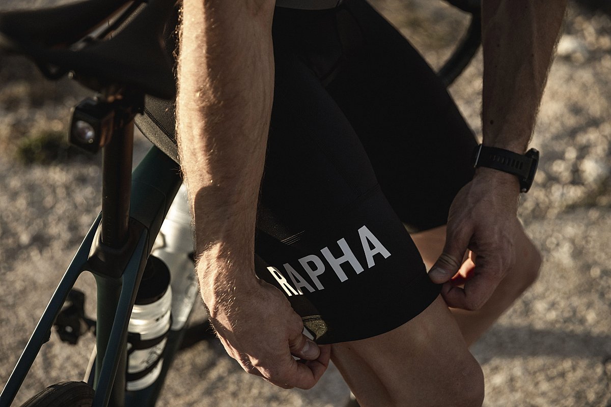 Foto 11 de 11 - Trek incorpora las prendas de Rapha en todas sus tiendas