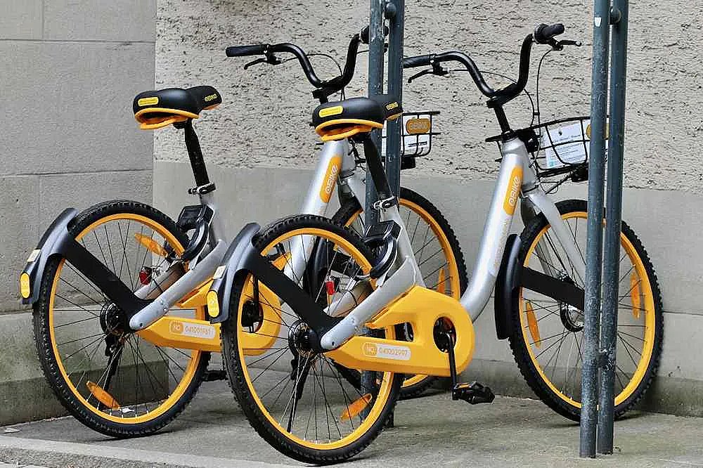Facua exige a Ofo y oBike que devuelvan dinero a los usuarios de Granada